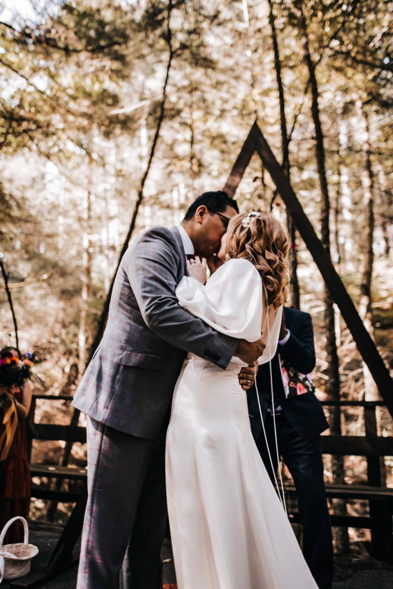 TWO CULTURES COME TOGETHER IN AN INTIMATE AND COLORFUL WISCONSIN DELLS WEDDING ON THE WATER ...