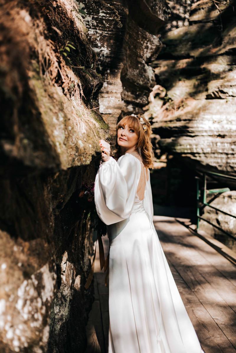 TWO CULTURES COME TOGETHER IN AN INTIMATE AND COLORFUL WISCONSIN DELLS WEDDING ON THE WATER ...