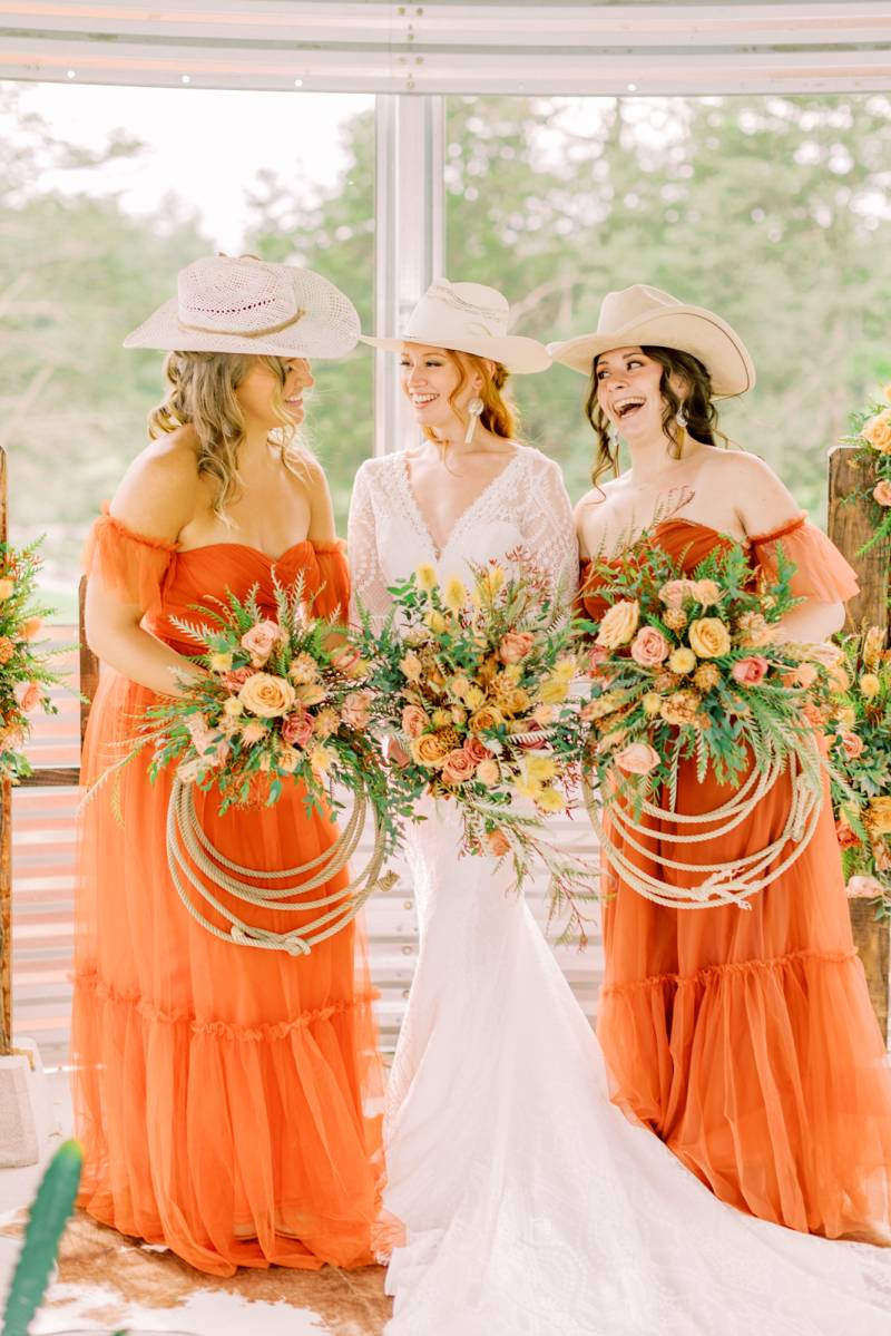 A RETRO SOUTHWESTERN COWGIRL-INSPIRED WEDDING DESIGN WITH VINTAGE MOTEL ...