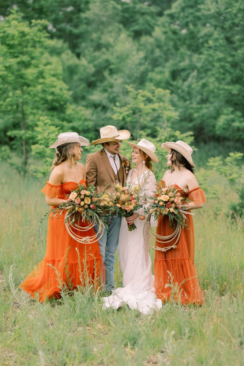 A RETRO SOUTHWESTERN COWGIRL-INSPIRED WEDDING DESIGN WITH VINTAGE MOTEL ...