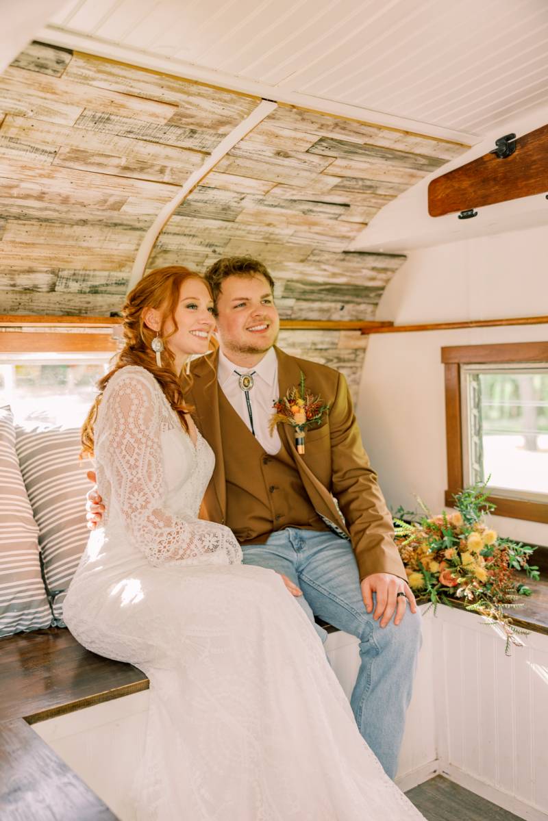 A RETRO SOUTHWESTERN COWGIRL-INSPIRED WEDDING DESIGN WITH VINTAGE MOTEL ...