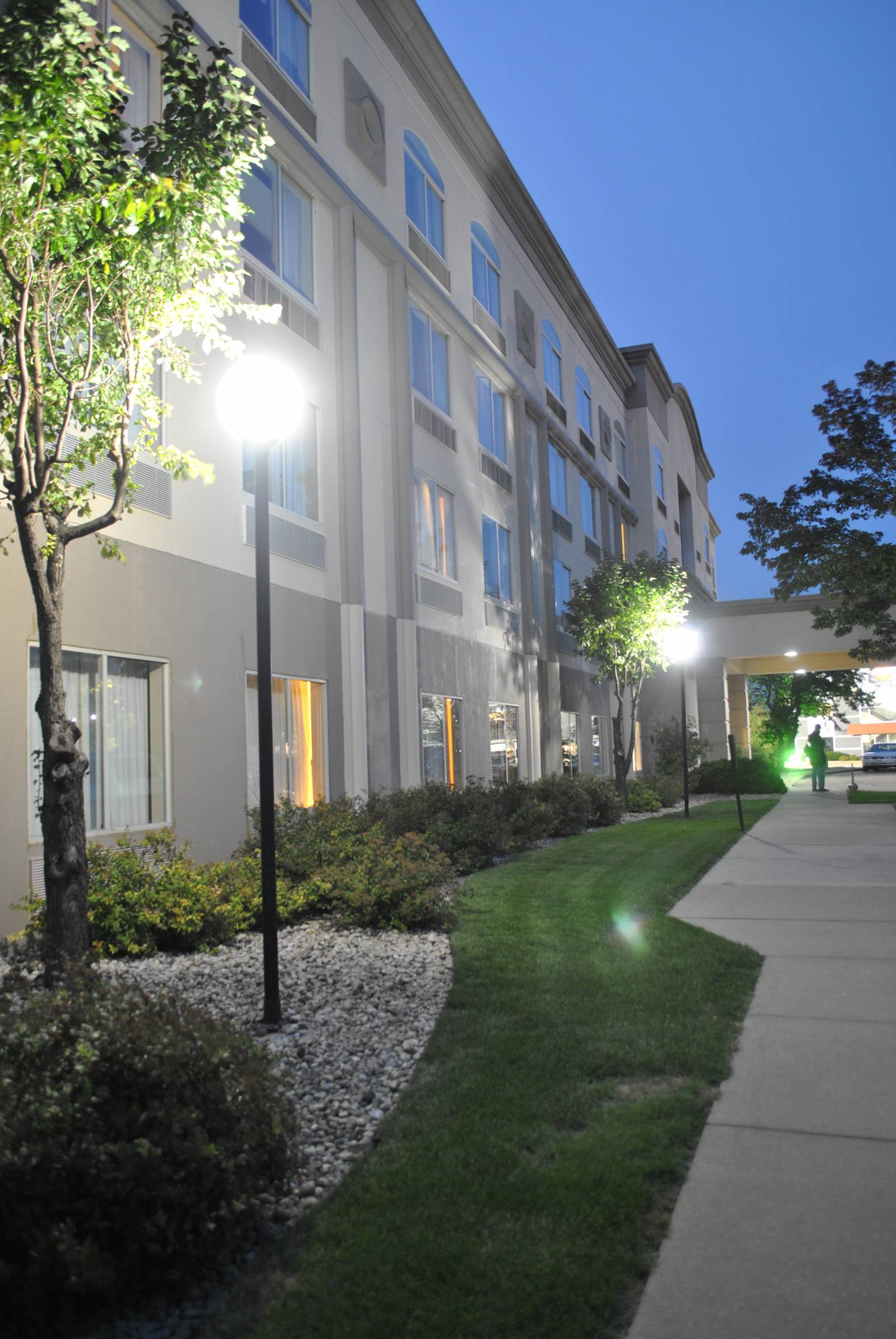 Magnuson Grand Hotel | Profile Portfolio: Magnuson Grand Hotel Item 8