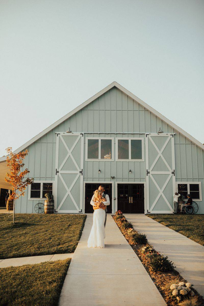 NEUTRAL AND RUSTIC FIELDS RESERVE WEDDING | ASHLEY + BROOKS | Madison ...