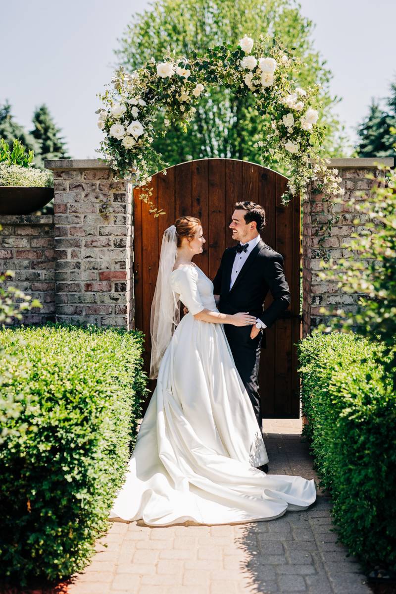 SIMPLE + TIMELESS MADISON WEDDING FULL OF LUSH GREENERY AT GARVER ...