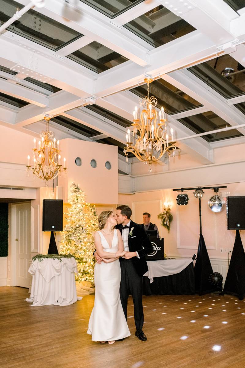 CLASSY NEW YEAR'S EVE WEDDING CELEBRATION AT THE MADISON CLUB | EMILY ...