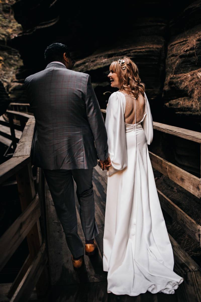 TWO CULTURES COME TOGETHER IN AN INTIMATE AND COLORFUL WISCONSIN DELLS ...