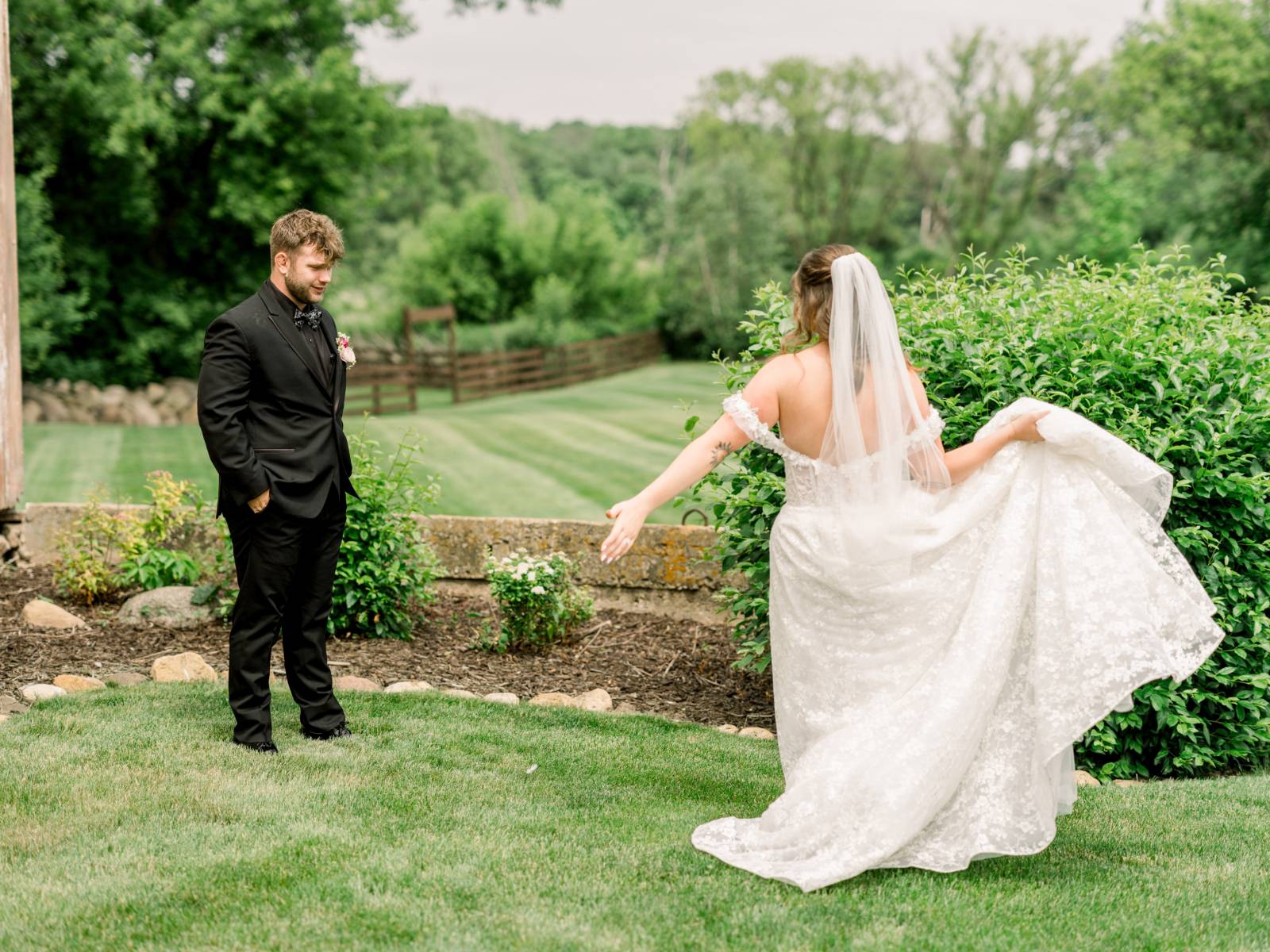 Tied by Fate: Jenna & Cam's Fresh, Floral-Filled Wedding at Harvest ...