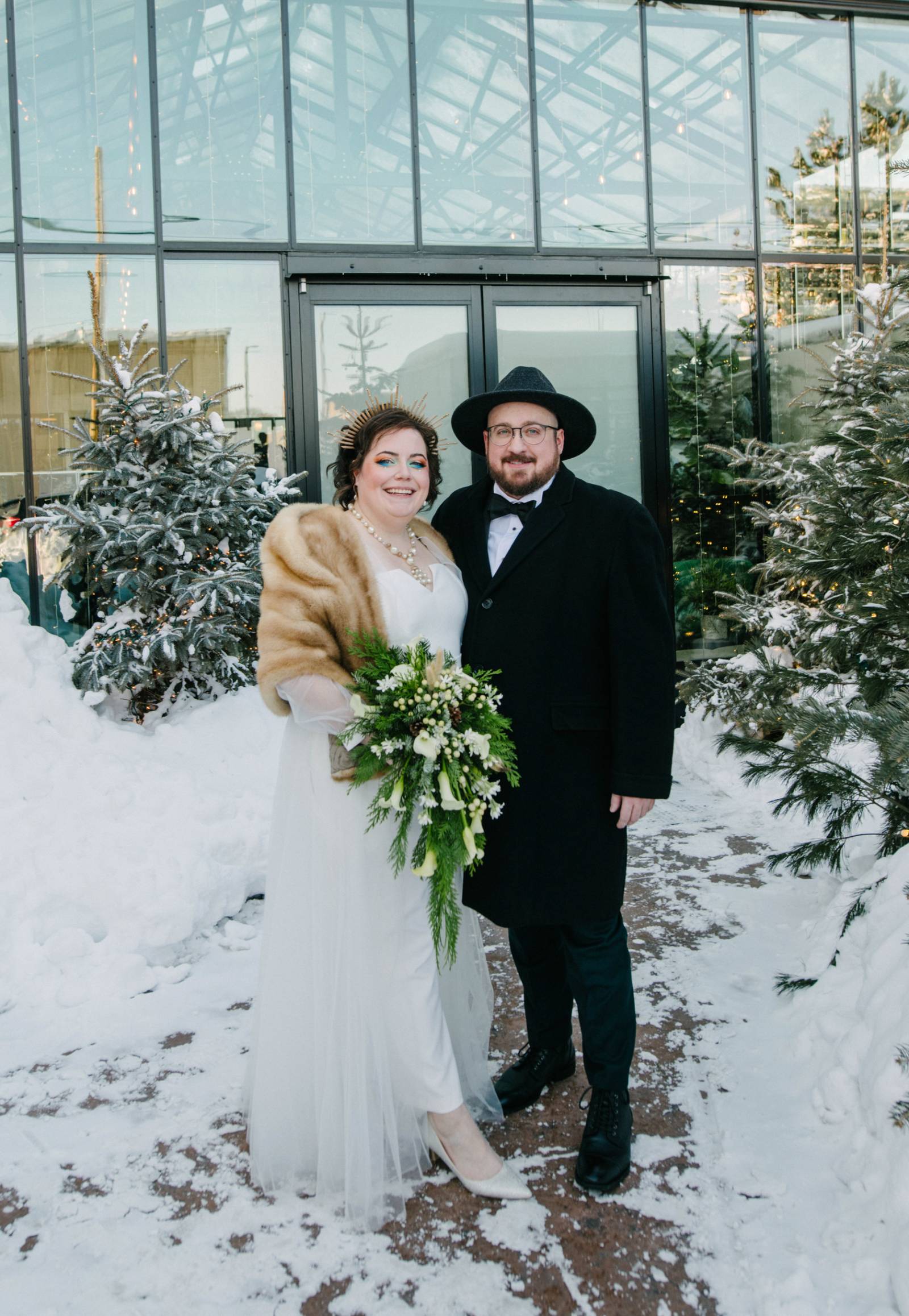 Sarah & Kendrick's Mid-Century Modern Winter Wonderland Wedding at The ...