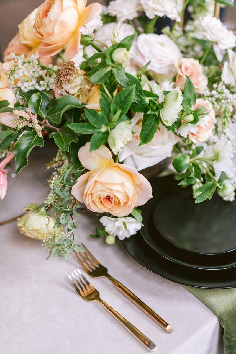 How to Achieve the Perfect Spring Wedding Style | California | Item 11