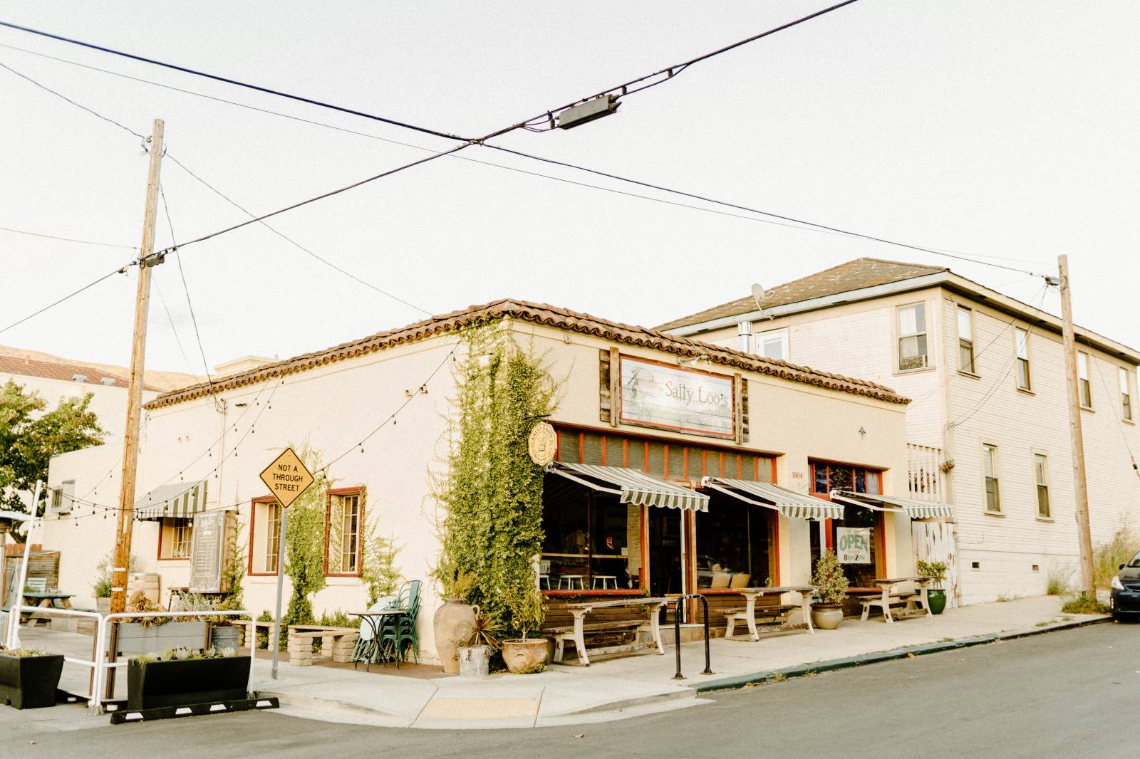 Sally Loo's Wholesome Cafe