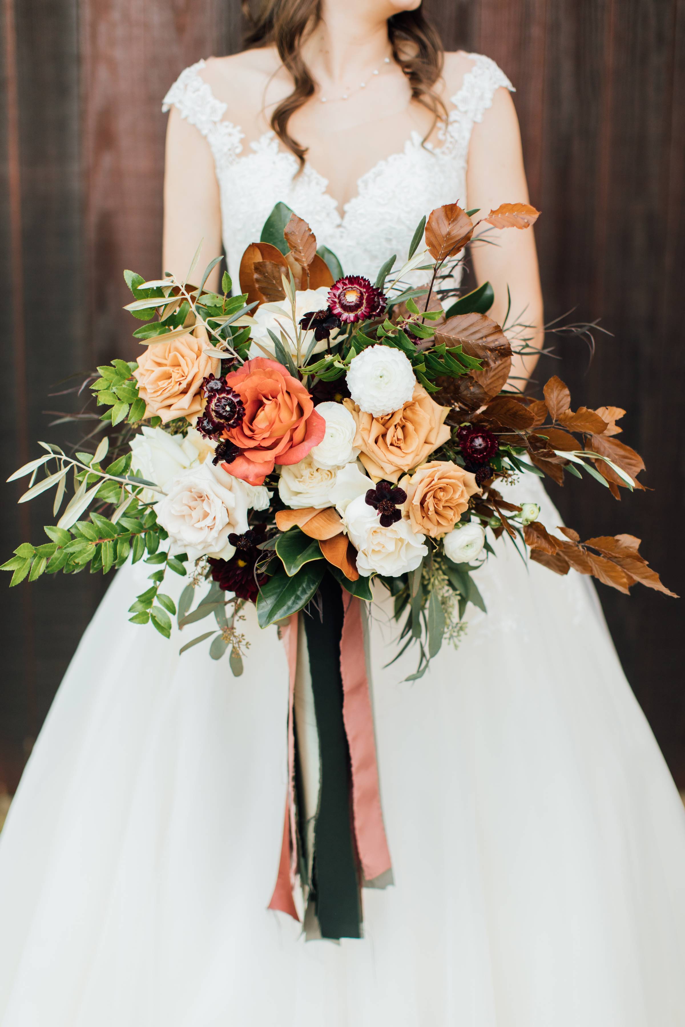 How To Incorporate Fall Florals In Your Wedding
