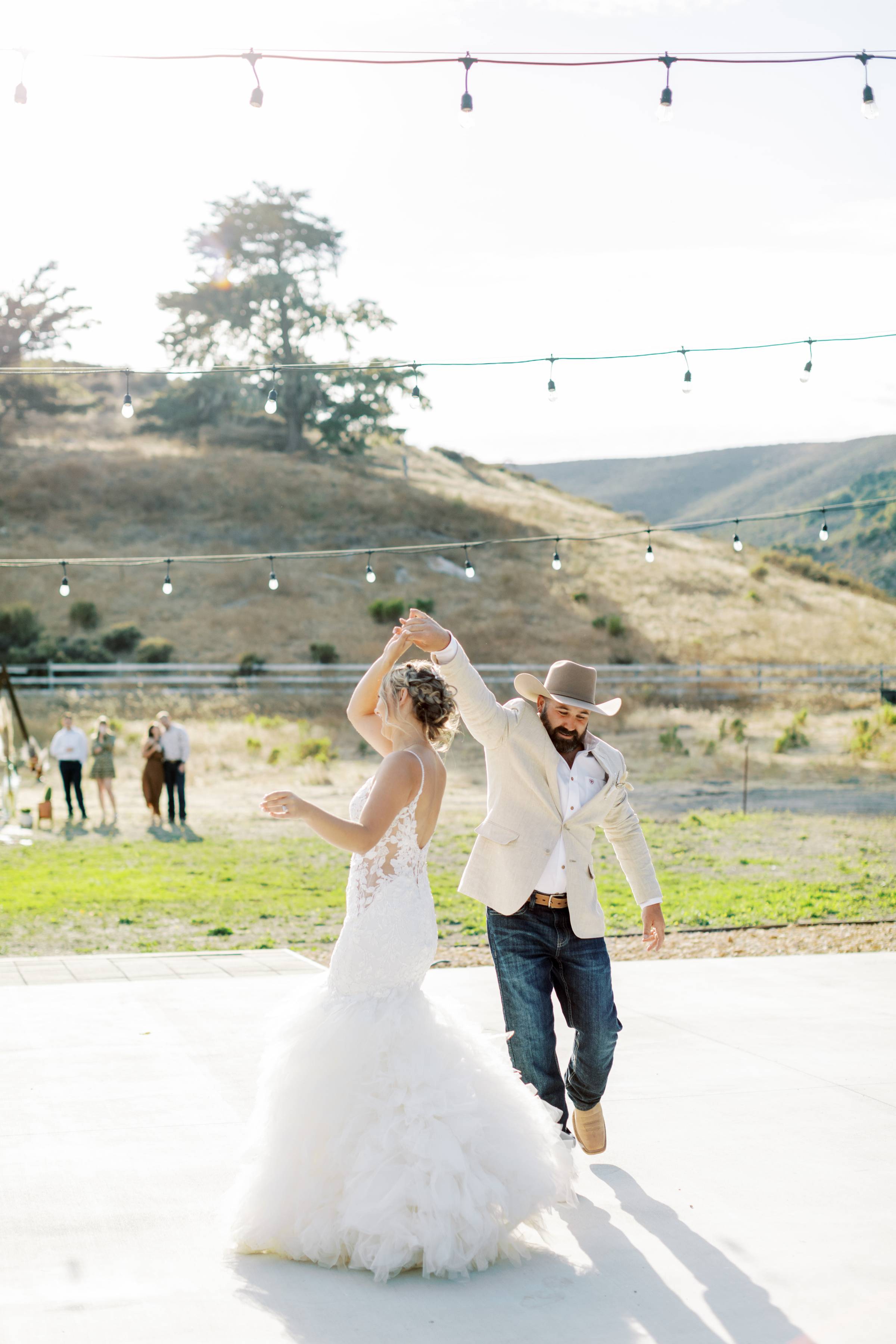 Taylor & Kyle's Western Way of Loving | Lompoc Real Weddings